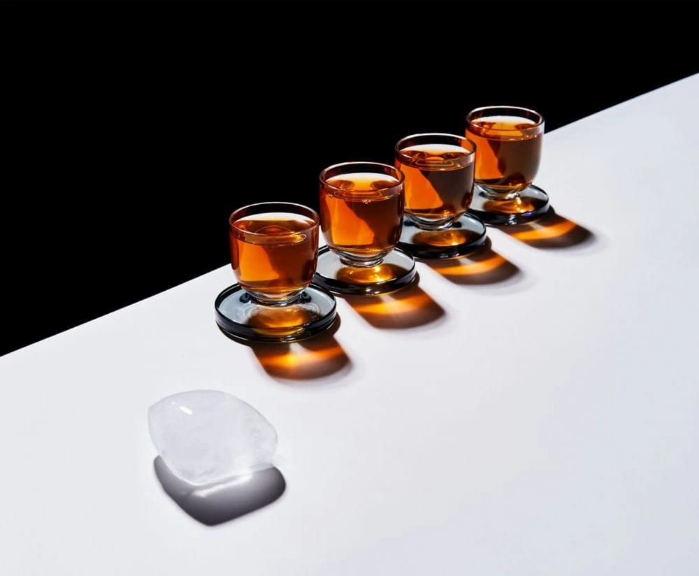 PUCK SHOT GLASSES X 4 – Tom Dixon ONLINE STORE – トムディクソン 日本公式オンラインストア